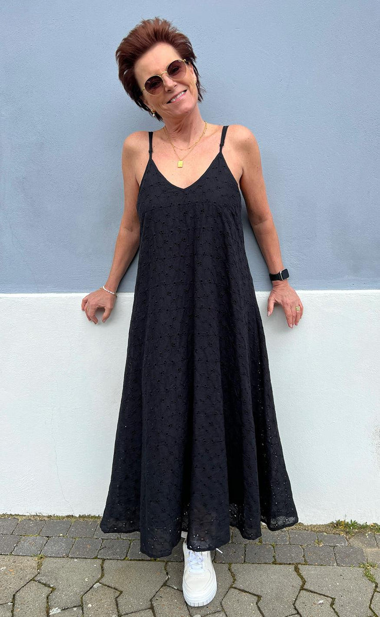 Say INA Copenhagen Kjole - Klara - Black Broderi Anglaise | Rask levering | Fashionbystrand