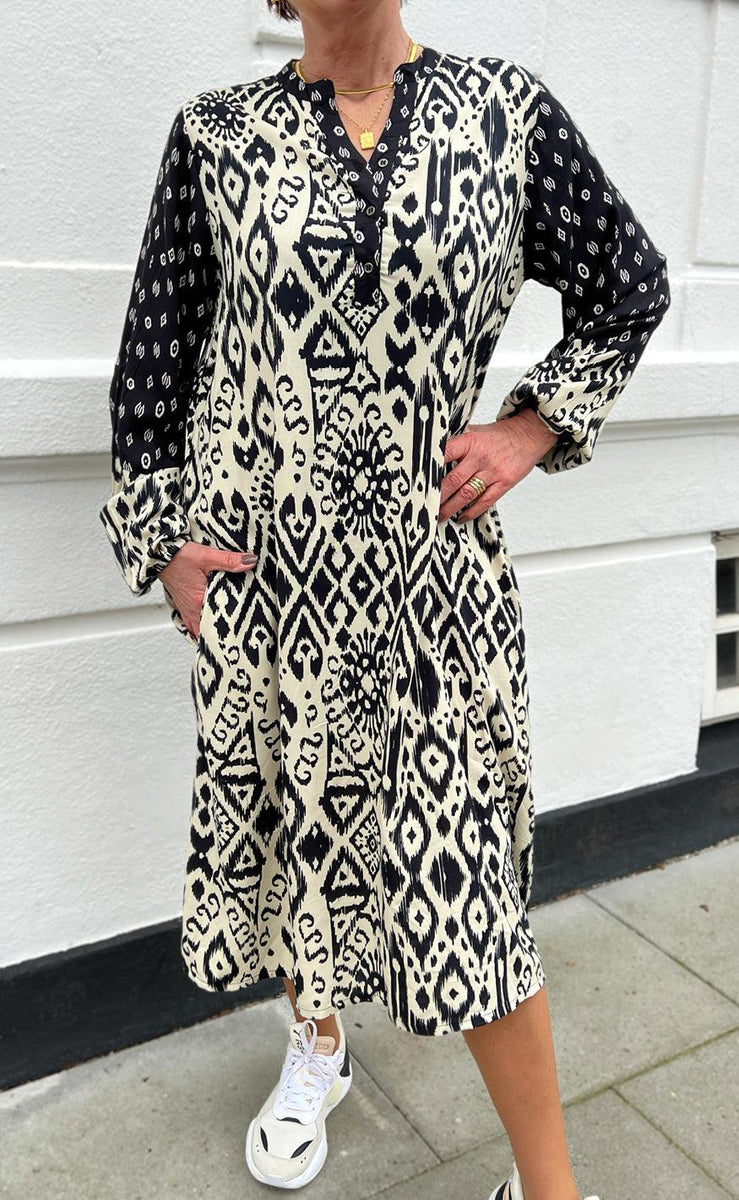 Say INA Copenhagen Kjole - Helena - Black / Off White | Rask levering ...